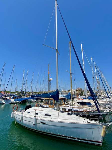 2001 Beneteau Oceanis 311 Clipper for sale - Catalonia - €69,000