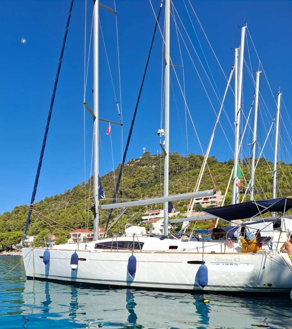 Beneteau Oceanis 43 2011 for sale - ITALY - €119,800