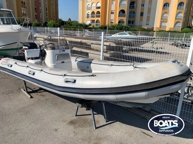 2005 Valiant 520 for sale - Occitanie - €6,300