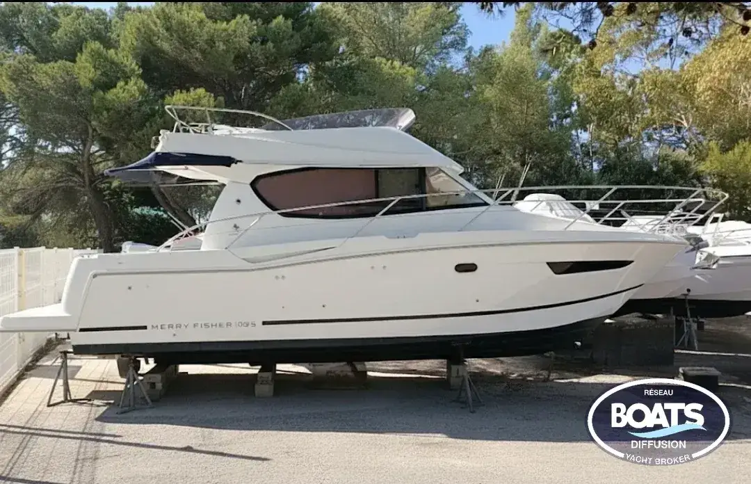 2011 Jeanneau Merry Fisher 10 for sale - Provence-Alpes-Côte d'Azur - € ...