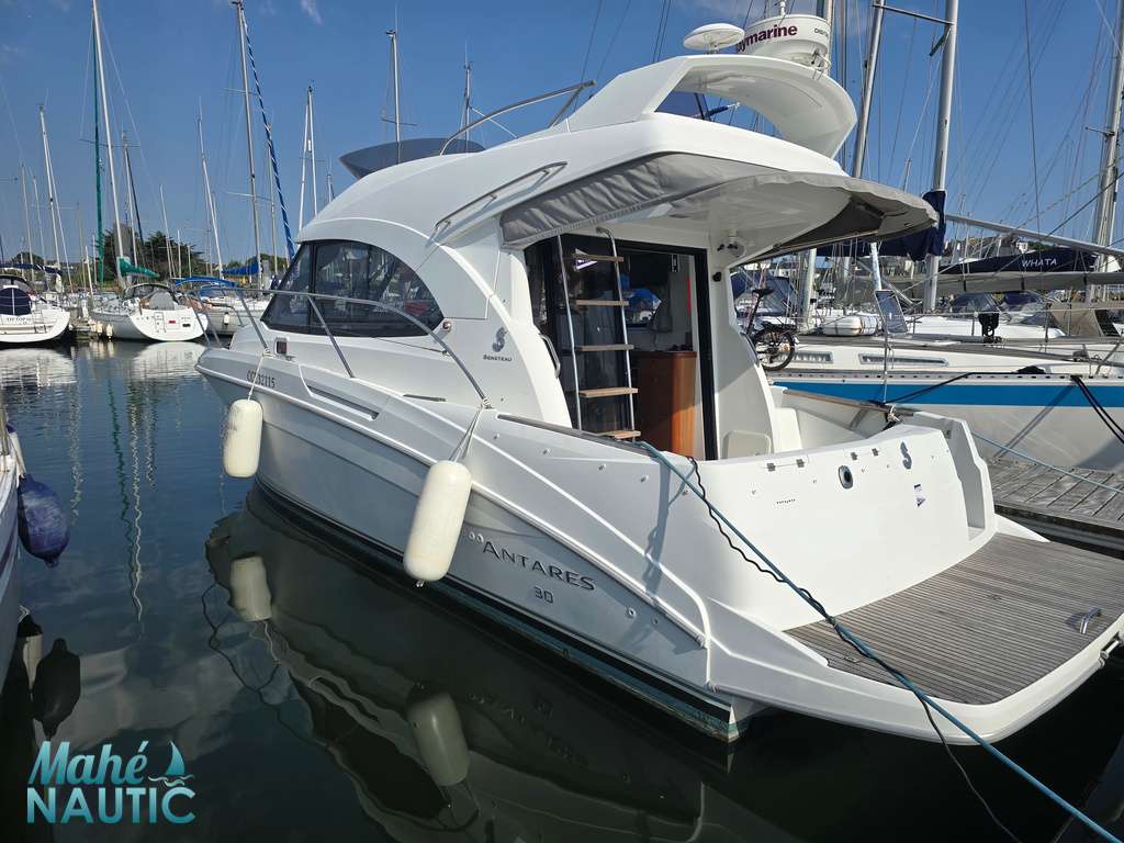 2010 Beneteau Antares 30 for sale - Brittany - €83,000