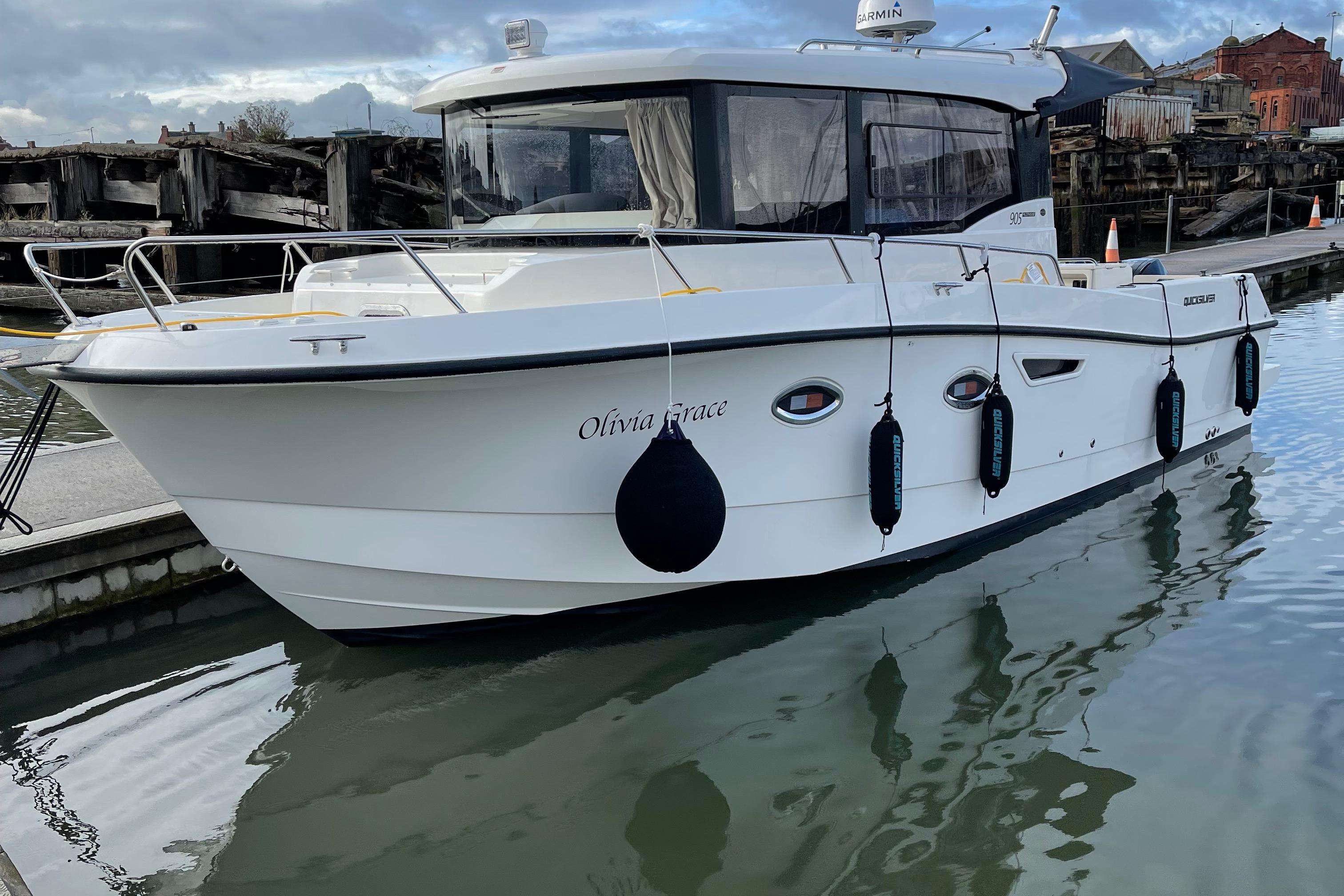 2021 Quicksilver Captur 905 Pilothouse for sale - Wales - €151,672