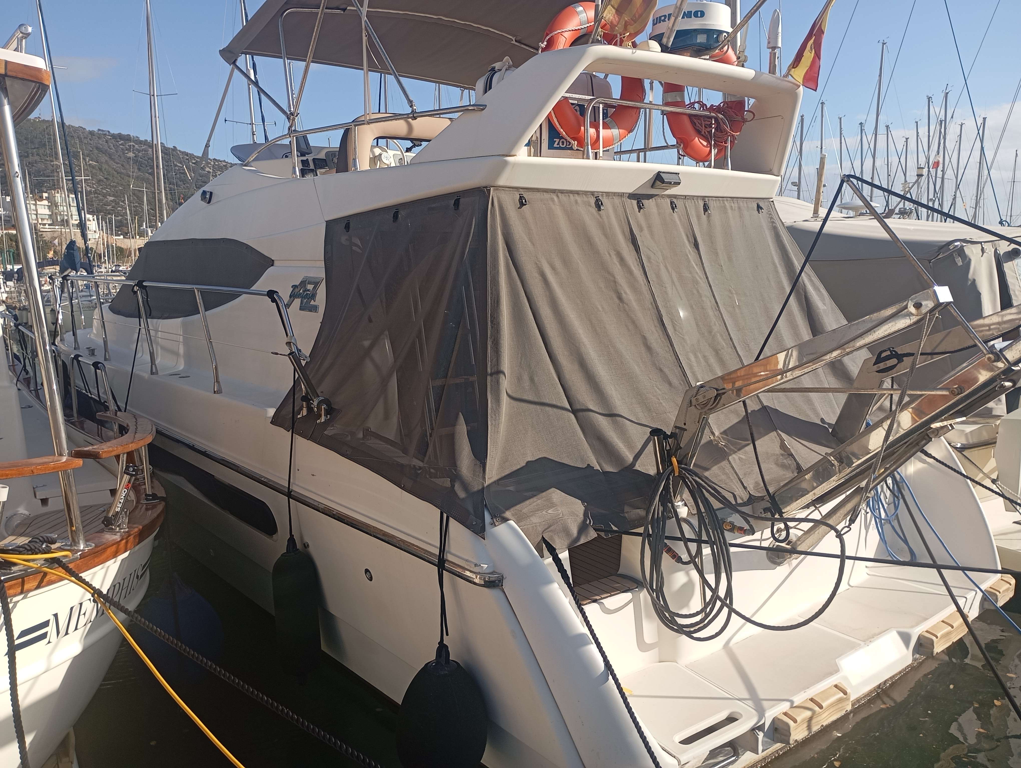 1994 Azimut 36 for sale - Catalonia - €115,000